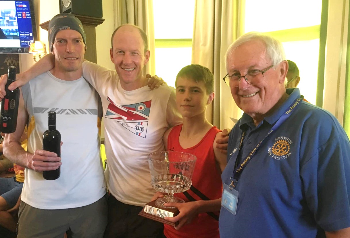 Leigh and Booth scoop first places on fine day - Horwich Harriers AC