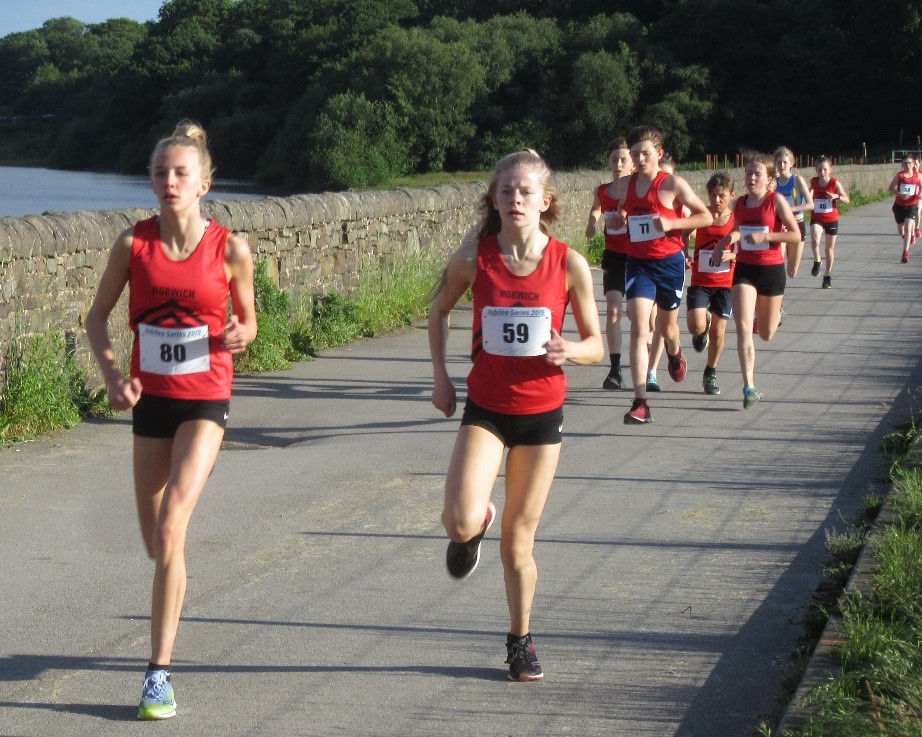Bolton pair take top two spots at Rivington race - Horwich Harriers AC