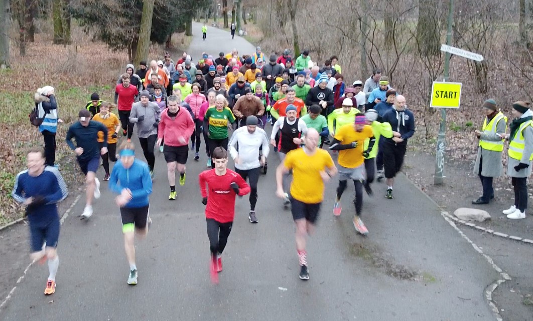 Glee for Leigh as he takes top spot in the Santa Dash - Horwich Harriers AC